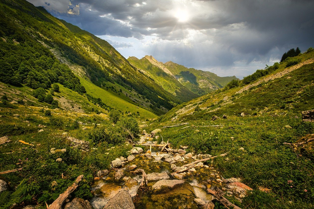 Pyrenees Hiking tour from Barcelona | Pyrenees Private Tour 2023